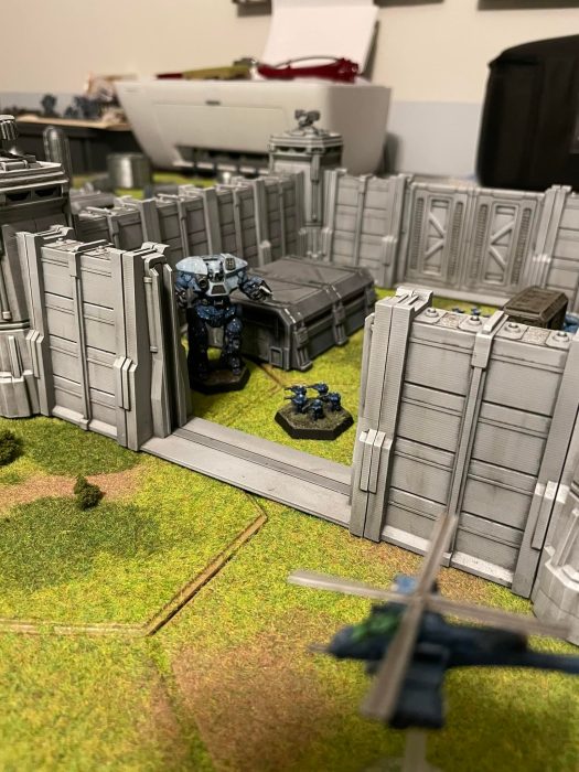 Base main defense walls - Hardware Studios